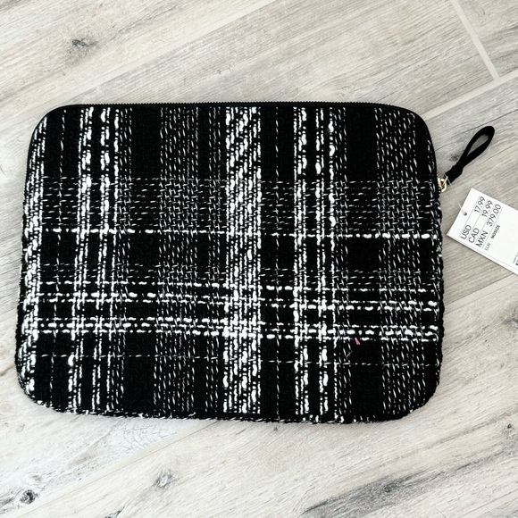 H&M | Other | Hm Black White Overcheck Tweed Laptop Case | Poshmark